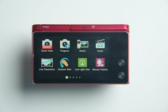 Samsung MV900F Flip Screen Digital Camera - Metallic Pink – ShutterHouse